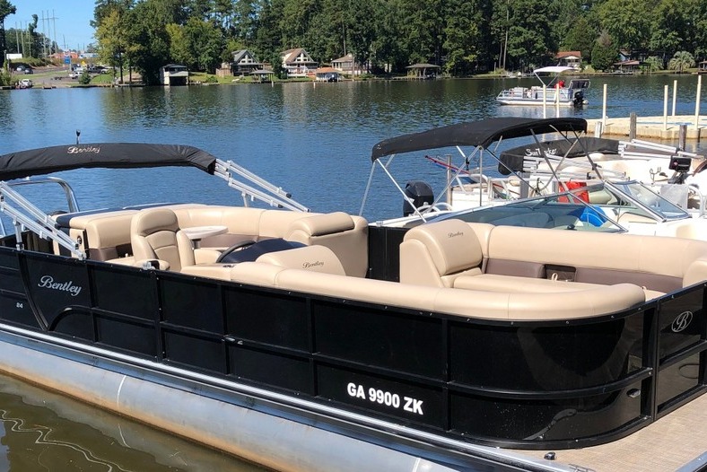 Top Lake Sinclair Boat Rentals from Marinas start at $215